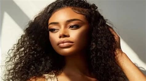 Famous Model । प्रसिद्ध मॉडेलचा फ्रिजमध्ये भयानक अवस्थेत आढळला मृतदेह