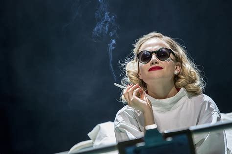 Smoking Celebs Click Image To Close This Window