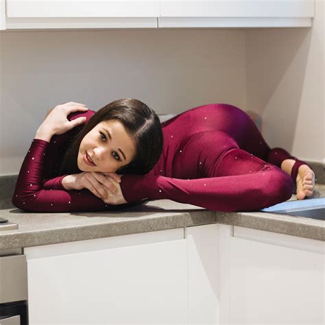 Pixie Le Knots Feet