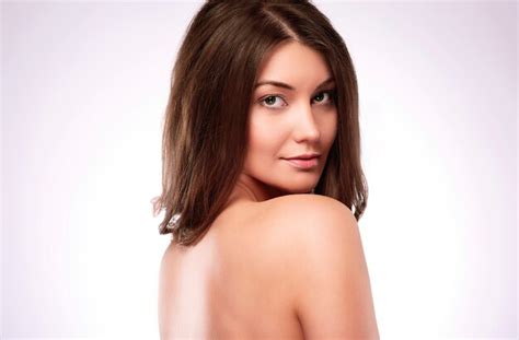 Retrato De Hermosa Mujer Desnuda Natural Foto Gratis