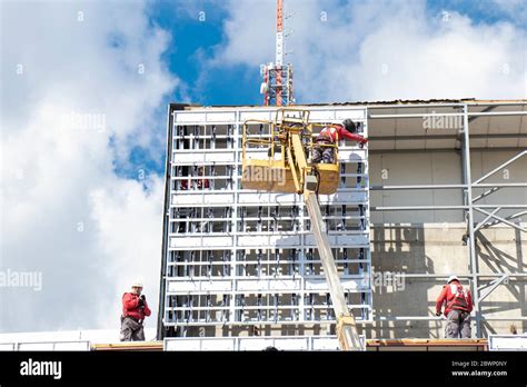 Cladding Work Hi Res Stock Photography And Images Alamy