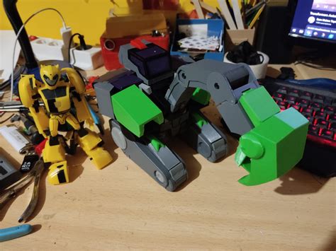3d Printing Transformers Animated Scrapper • Made With Ender 3 S1・cults