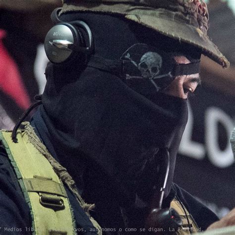 Stream Audio Subcomandante Marcos Entre La Luz Y La Sombra By