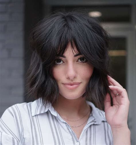 21 Bob With Curtain Bangs Hairstyle Ideas For Modern Beachy Women