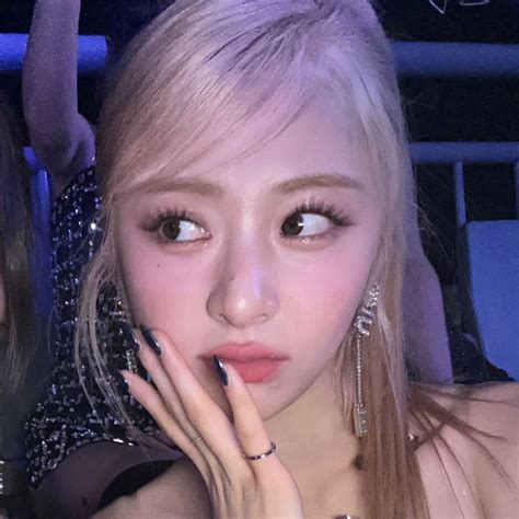 Pin On ⋆˚୨ Lesserafim ୧⋆｡˚ Blonde Aesthetic Blonde Celebrities