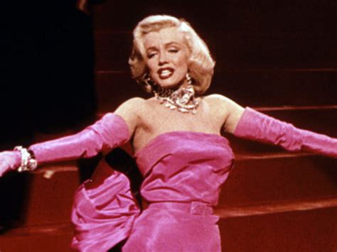 Marilyn Monroe S Best Fashion Moments Of All Time 2022