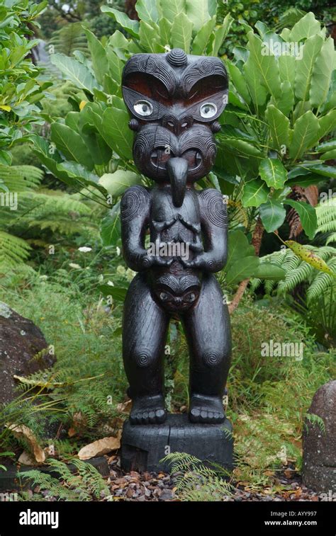 Mauri statue hi-res stock photography and images - Alamy