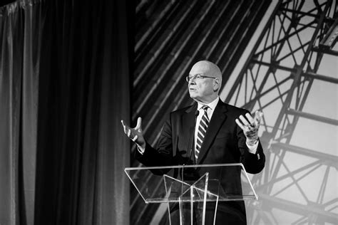 Suomalaiset Muistelevat Tim Kelleriä ”hän Innoitti Julistamaan Rohkeasti Evankeliumia