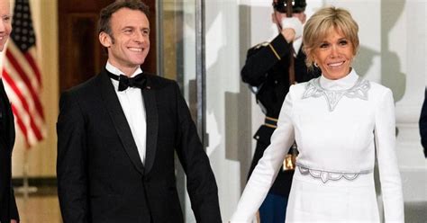Emmanuel Brigitte Macron Οι φωτογραφίες με τις πιο τρυφερές στιγμές τους Madame Figaro Cyprus