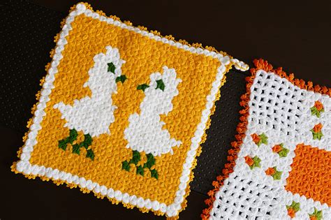 수 제 천으로 목욕 다양 한 패턴 터키 공예품 욕실 섬유 손으로 짠 바스 섬유 터키 수공예품 목욕 스폰지 고립 된 색깔 손으로 짠 탕 골목 가정의 방에 대한 스톡 사진 및