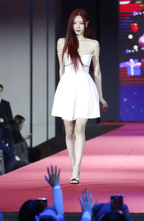 [뉴스1 ★]유나 본투비 아이돌…러블리 섹시 있지‘ 헉스