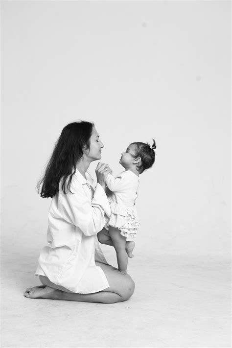 Идея фотоссесии на годик ребёнка 👶🏻🧡💞 Семейные фотографии Фотосессия Семейные фото