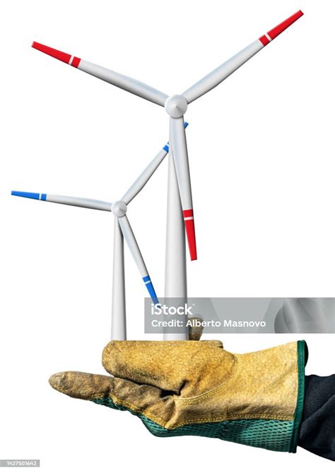 흰색 배경에 고립 된 두 개의 풍력 터빈을 들고있는 장갑을 낀 손 3차원 형태에 대한 스톡 사진 및 기타 이미지 3차원 형태 개념 공사장 인부 Istock