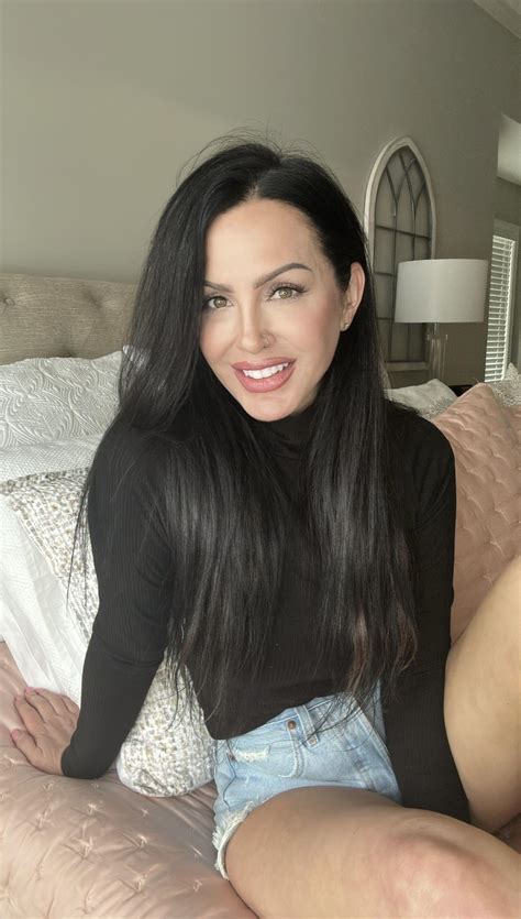 Just A Cute Selfie Before I Go Enjoy The Amazing Weather Today F40