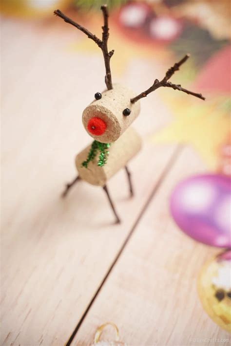 Rustic Wine Cork Reindeer Christmas Ornament Diy And Crafts