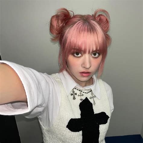 Pin By ּ ⌗ 🍥 ˙ꪆ୧ ★ On ೀ🌊 Nmixx ᐟ⭒๋࣭ ⭑ Pink Hair Asian Beauty Lily