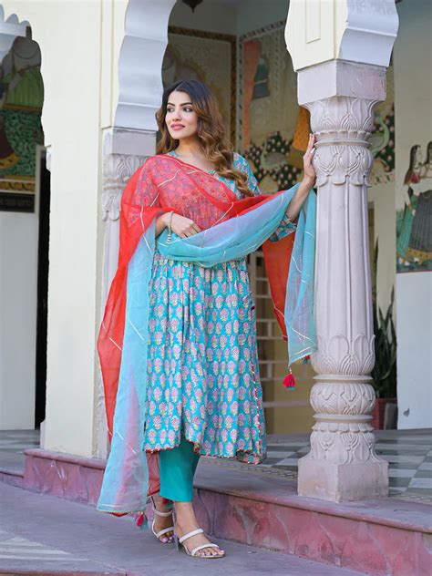 Turquoise Blue Floral Muslin Printed Kurta Pand With Dupatta