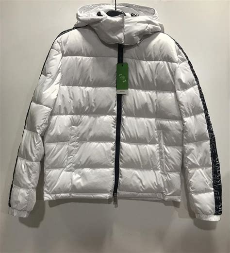 Оригинальная женская куртка- пуфер armani exchange — цена 5900 грн в ...
