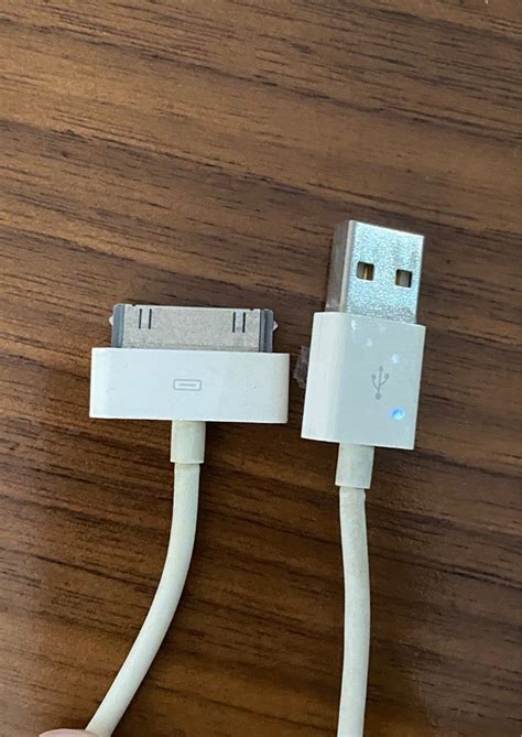 Apple 30 Pin Male To USB Adapter Cable Original Apple Computers Tech Parts Accessories