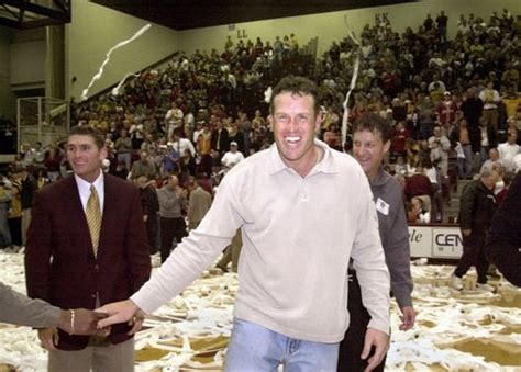 Cmu Brings Toilet Paper Toss Dan Majerle Back For Western Michigan