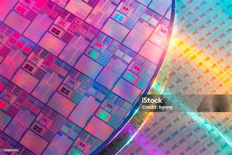 자동화 시스템 제어 애플리케이션을 갖춘 실리콘 웨이퍼 및 마이크로 회로 반도체에 대한 스톡 사진 및 기타 이미지 반도체 컴퓨터 웨이퍼 웨이퍼 Istock