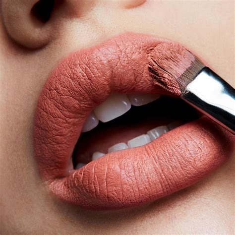 Mac Cosmetics Matte Lipstick Kinda Sexy
