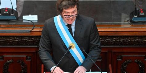Presupuesto 2025 Crecimiento De La Economía Del 5 Dólar A 1207 E