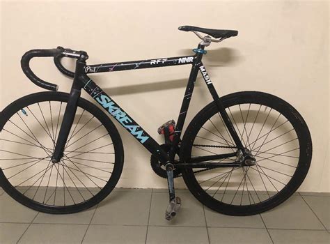 Skream V2 Fixie Sports Equipment Bicycles And Parts Bicycles On Carousell