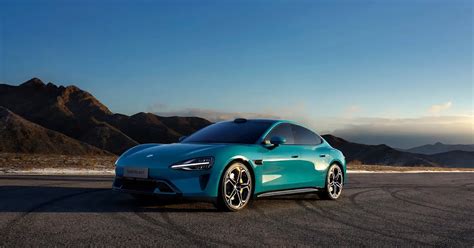 Directly Use Bullets To Test Xiaomi SU7 Battery Safety