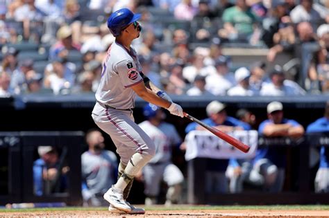 Deadspin Mets Score In Ninth Inning To Even Series With Yankees