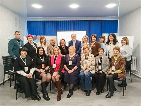 Департамент освіти та науки Хмельницької міської ради НАВЧАЮТЬСЯ КЕРІВНИКИ ОСВІТНЬОЇ ГАЛУЗІ