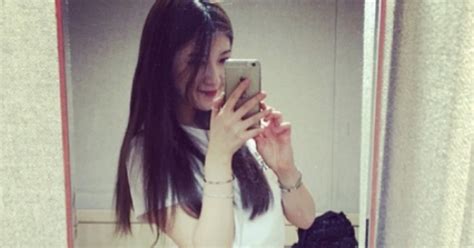 15and 백예린 97년생의 레전드 몸매 타이트한 스커트도 Ok