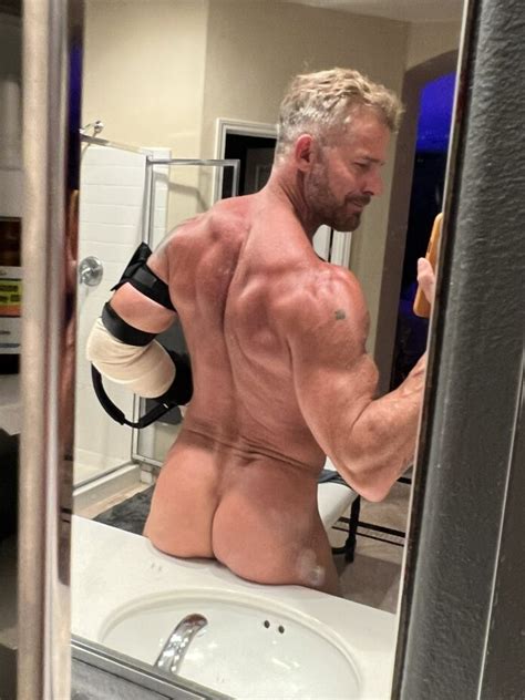 Model Of The Day Greg Dixxon Daily Squirt