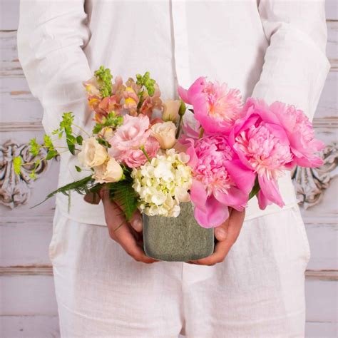 Aranjament Pentru Cea Mai Buna Prietena Purple Flowers