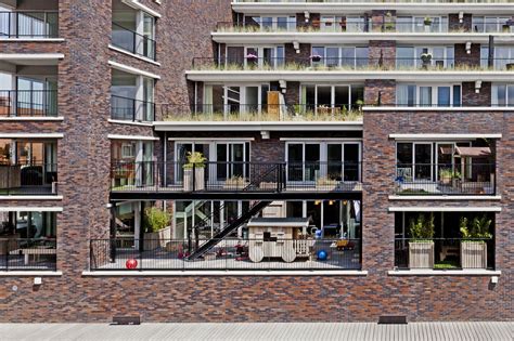 Gallery of Apartment Building Emmy Andriesse / Attika Architekten - 13