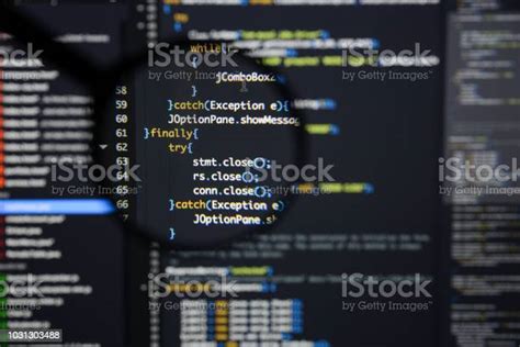 실제 자바 코드 개발 화면입니다 프로그래밍 워크플로 추상 알고리즘 개념입니다 돋보기 렌즈 아래 보이는 자바 코드의 라인입니다