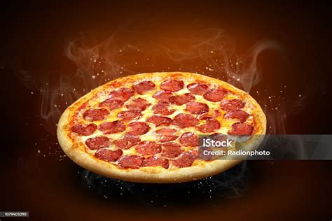 개념 가로 선전용 플라이어와 레스토랑 맛 피자 페퍼로니 피자 메뉴에 대 한 포스터 프로 모션 텍스트에 대 한 모 짜 렐 라 치즈와 복사 공간 피자에 대한 스톡 사진 및 기타