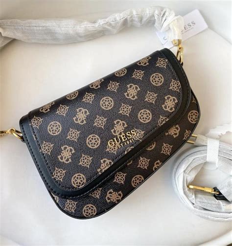 Сумка guess седло оригинал нова — цена 1680 грн в каталоге Сумки Купить ...