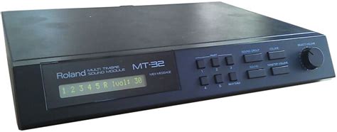 Roland Mt 32