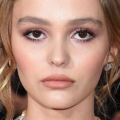 Lily Rose Depp Makeup Brown Eyeshadow Silver Eyeshadow And Nude