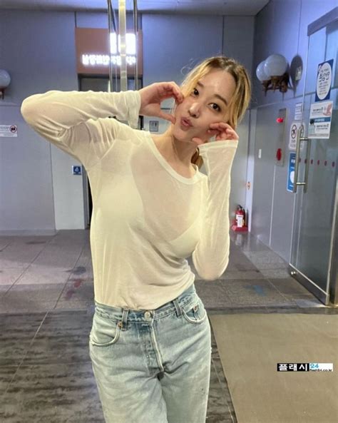 플래시 연예 스포츠 배우 전종서 볼륨감 자랑 패션 전 멜빵 패션 패션 플래시 연예 스포츠 배우 전종서 볼륨감 자랑 패션 전 멜빵 패션 패션