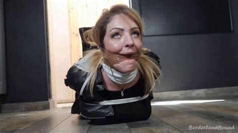 Alba In Special Ops Vixen Tries To Escape Gets Brutishly Handled By Enraged Heist Plotter