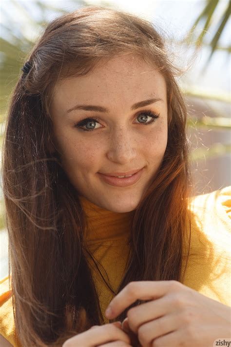 Diana Mackie Model Profile