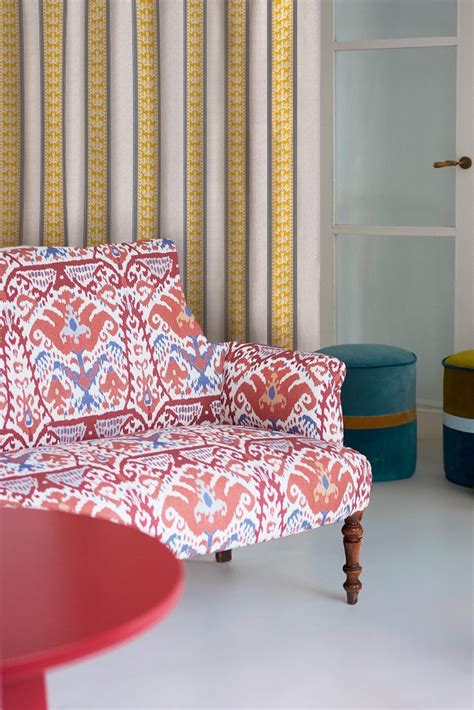 Troya Amarillogris Gastón Y Daniela