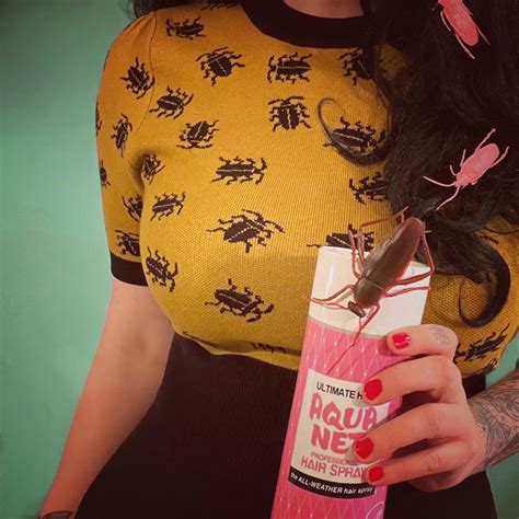 Roach Half Sleeve Sweater Miss Ladybugca