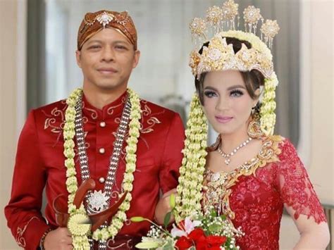 Beredar Foto Nikah Ariel Noah Dan Jamila Bikin Geger Tagar