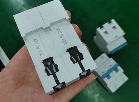 What Is A Non Polarity Dc Mini Circuit Breaker Onccy Pv Electrical Components