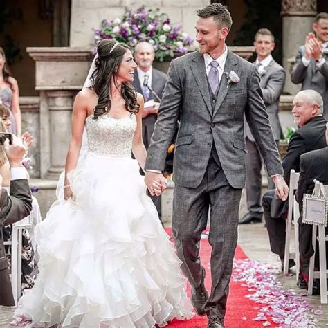 Beautiful Sports Reporter Jenny Dells Wedding Who Is She Married To