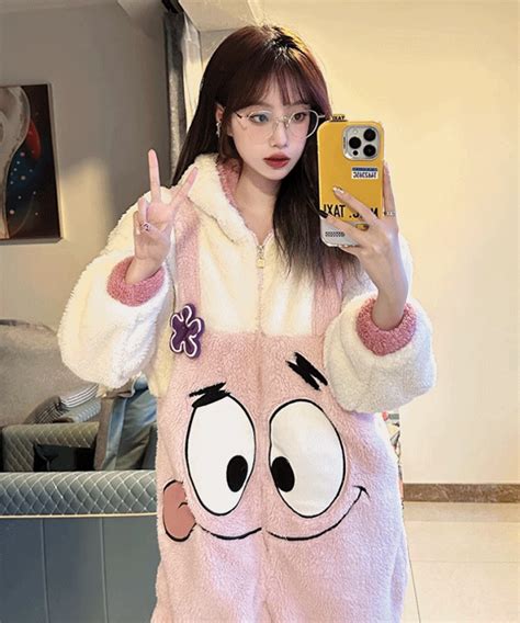 별가사리 수면 잠옷 극세사 점프수트 뚱이 일체형 파자마 겨울 가을 털 기모 후드티 퍼 패딩 수면바지 홈파티 여행 공주 일본 키치 Y2k 후리스 투피스 세트 캐릭터 타올 생일