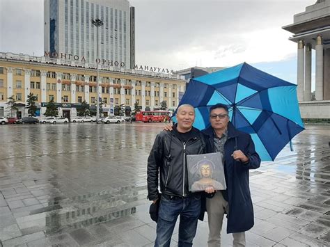 Яруу найрагч Д Галсансүх өөрийн нисванисаараа пянз гаргажээ ТАС МН